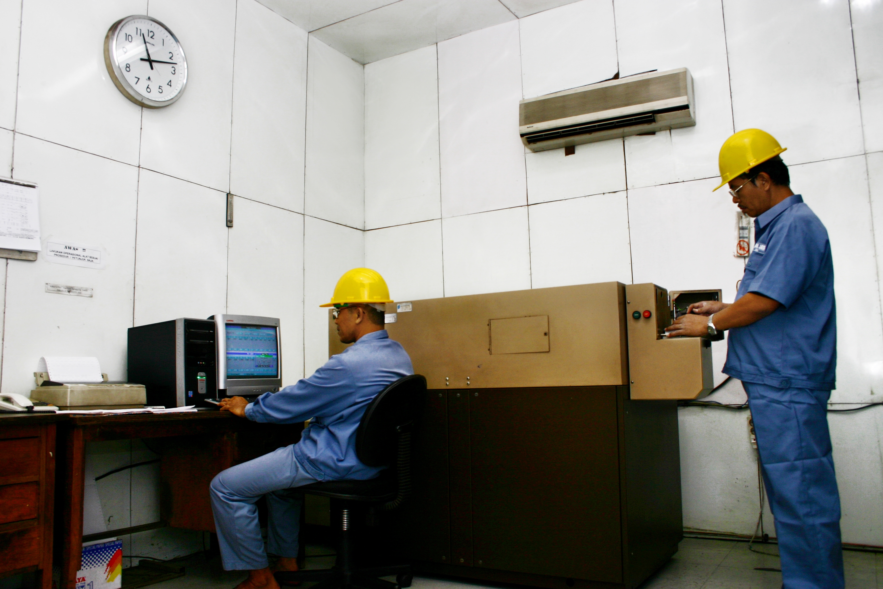 PT. HANIL JAYA STEEL - Produsen Billet dan Besi Beton